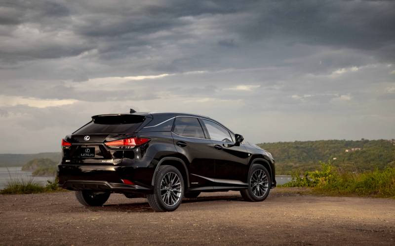 Comparison - Lexus RX 350L Luxury 2021 - vs - Lexus RX 450h F SPORT 2020 | SUV Drive